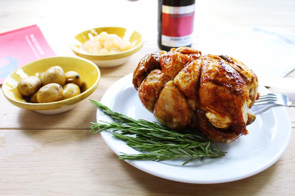 POULET ENTIER GRILLE ( 4 PERS) - COMPOTE - POMMES DE TERRE AU GROS SEL ...